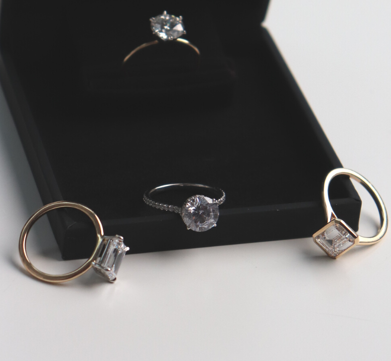 Unique Solitaire Settings – The Clear Cut